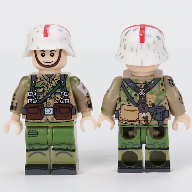 WW2 Nazi German - Field Medic (Eastern Front) - [10] FIGURES - – SdKfzbrick